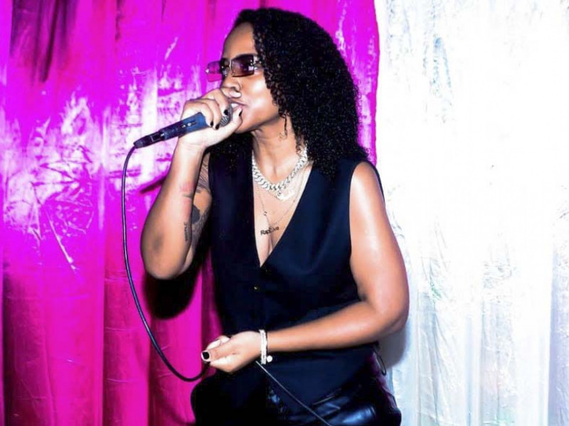 Rapper portuguesa actua em Luanda - Angola