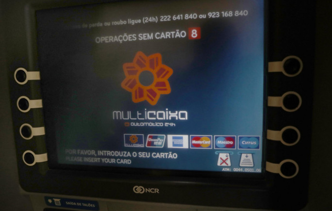 Cartões multicaixas válidos no exterior do país - Angola