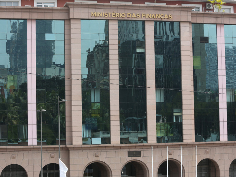 Angola avalia ida aos mercados financeiros