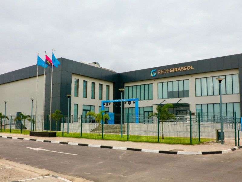Conheça a Central Multiplataforma Girassol - Angola