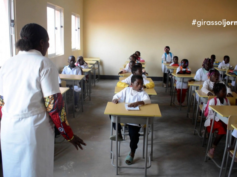 Escolas do ensino primário com autonomia financeira - Angola