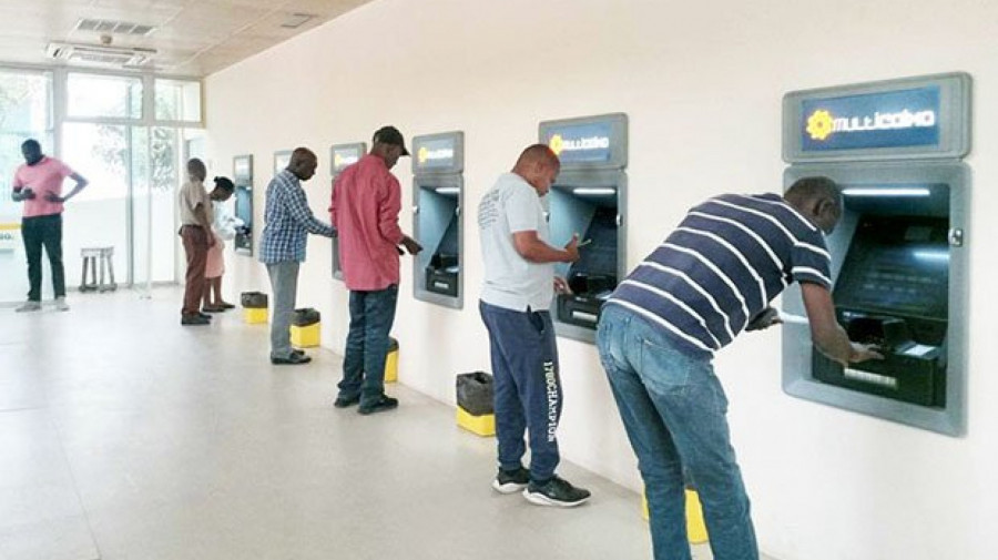 Movimentos na rede Multicaixa atingiram mais de três biliões de kwanzas ...