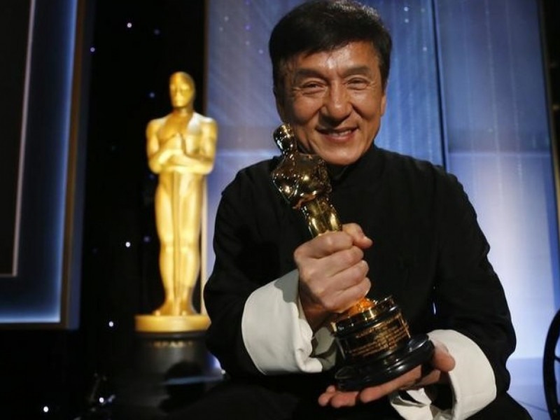 Jackie Chan, o actor chinês que conquistou Hollywood - Angola