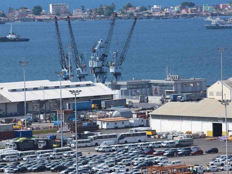 Grupo árabe investe na modernização do terminal do Porto de Luanda - Angola