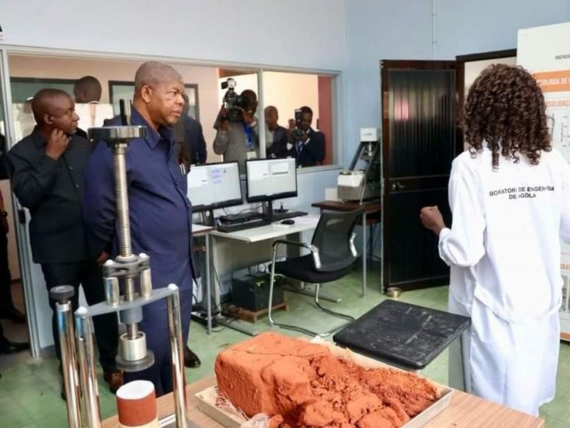 PR efectua visita ao Laboratório de Engenharia de Angola PR efectua visita ao Laboratório de Engenharia de Angola