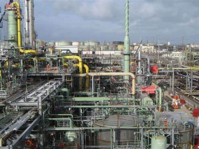 Refinaria de Luanda prevê produzir 10 mil barris por dia de gasóleo ...
