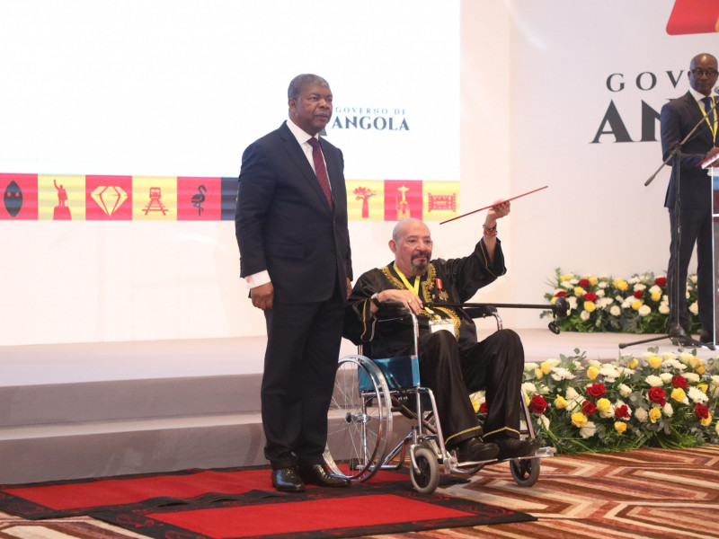 Manuel Rui Monteiro foi o primeiro condecorado com Medalha 50 Anos da ...