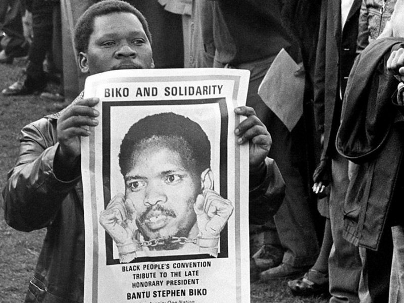 África do Sul reabre investigação sobre a morte do activista Steve Biko ...