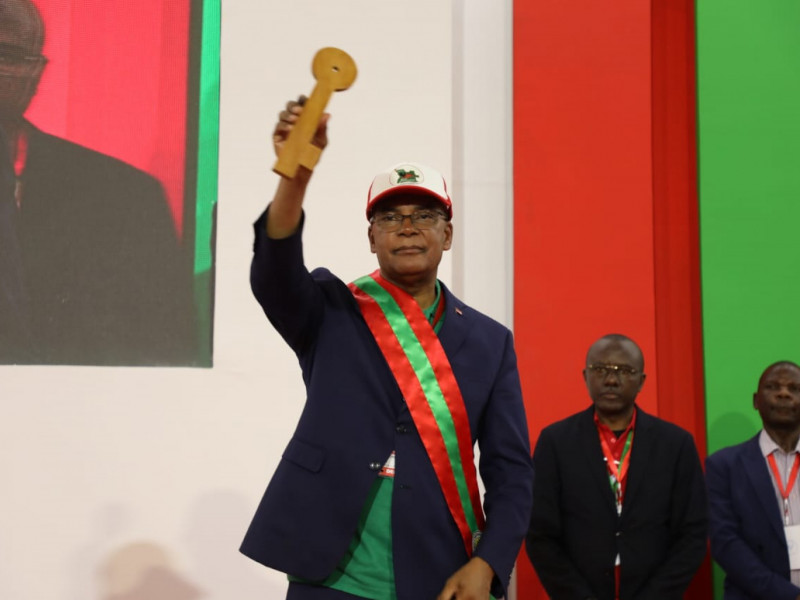 Adalberto Costa Júnior reeleito presidente da UNITA - Angola