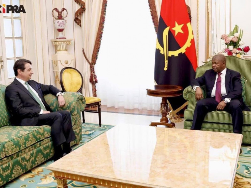 Chefe de Estado acredita quatro novos embaixadores - Angola